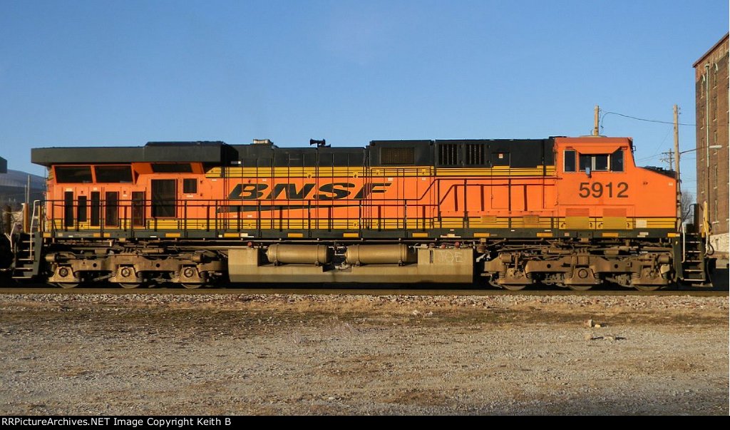 BNSF 5912